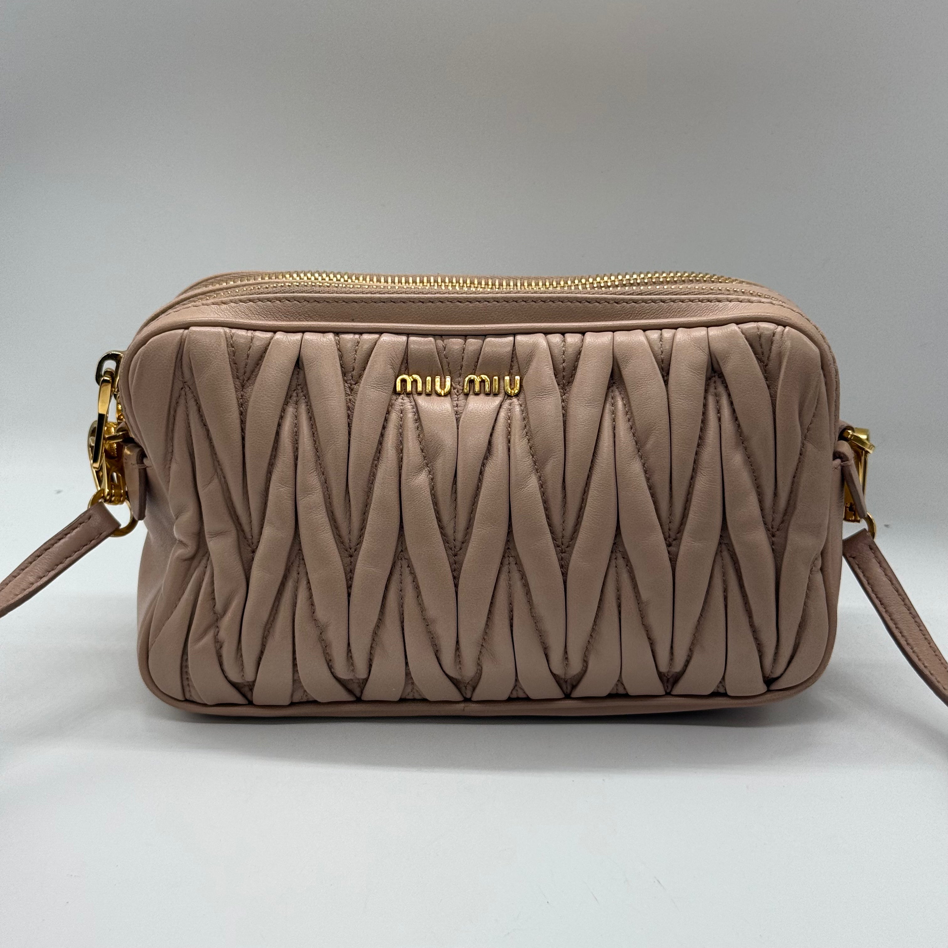 Miu Miu Camera – GD house vintage dressing